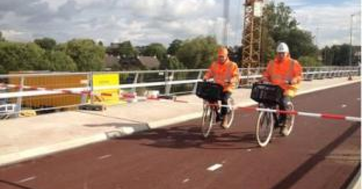 Fietsers rijden als eersten over landtunnel | Van Hattum en Blankevoort